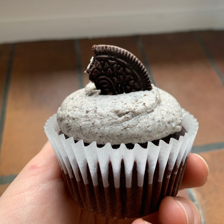 Michelle's Cupcakes Zürich, Switzerland Oreo Cupcake Review | abillion