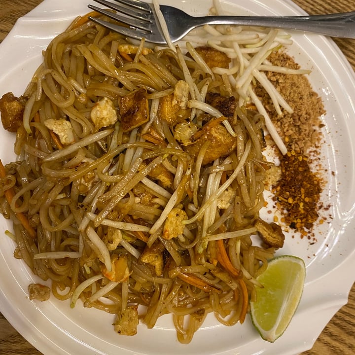 Green BA Orchard, Singapore Phad thai Review | abillion