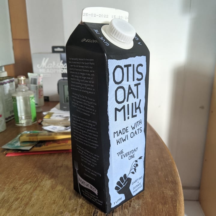Otis Oat Milk The Everyday One Review | abillion