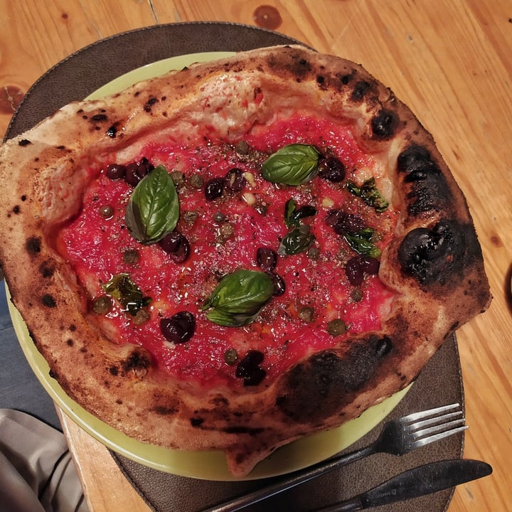 Kuma Bacoli, Italy Pizza Marinara Senza Acciughe Review | abillion