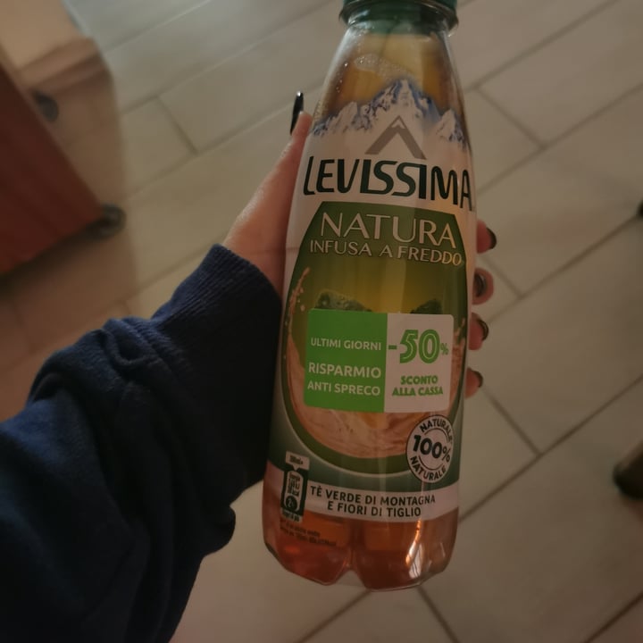 Levissima Natura infusa a freddo - Tè verde di montagna e fiori di ...