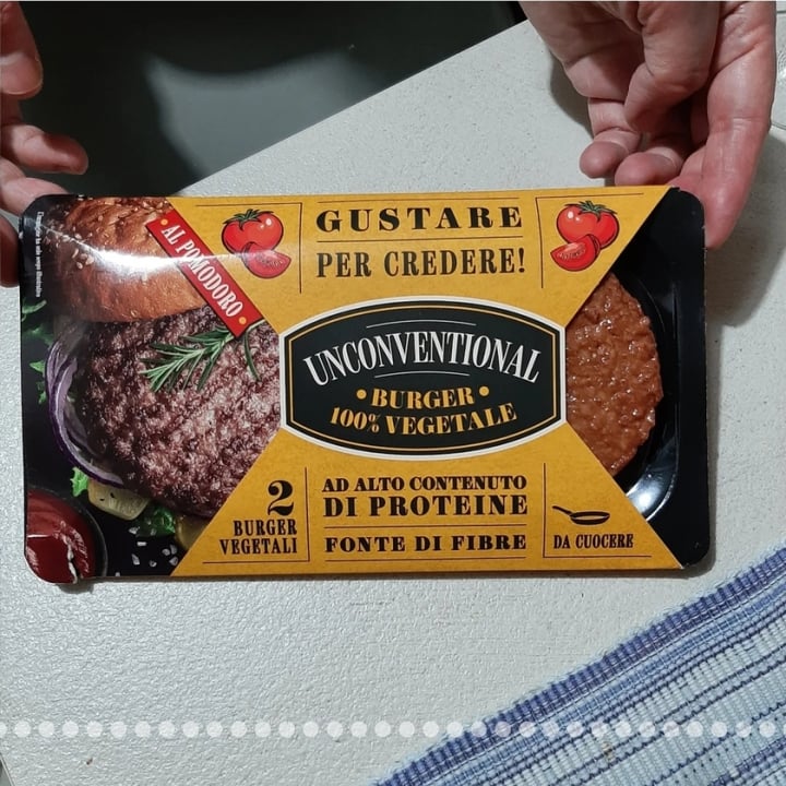 Unconventional Burger Vegetale Al Pomodoro - Tomato Burger Review ...