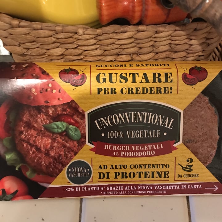 Unconventional Burger Vegetale Al Pomodoro - Tomato Burger Review ...