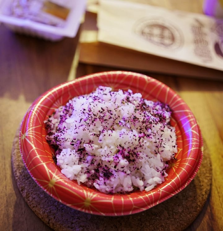 DON DON DONKI Purple Shiso Furikake Rice Review | abillion