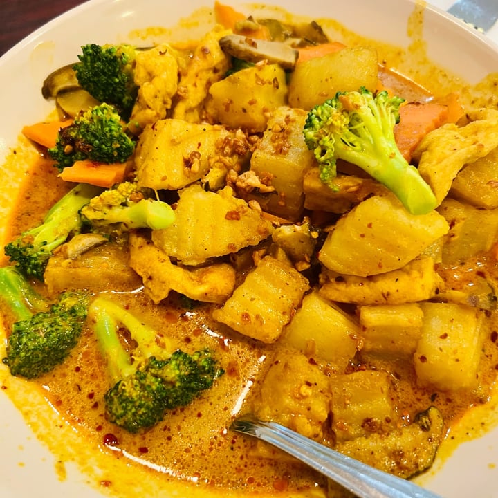 Noble Vegetarian Sacramento, United States Sunshine Curry Potato Review ...