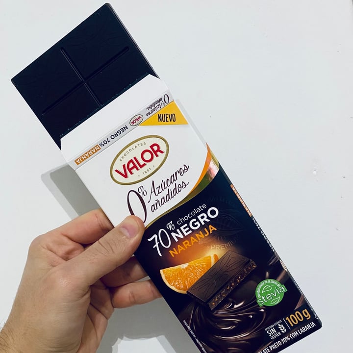 Valor 70% chocolate amargo con trozos De Naranja Deshidratada Review ...