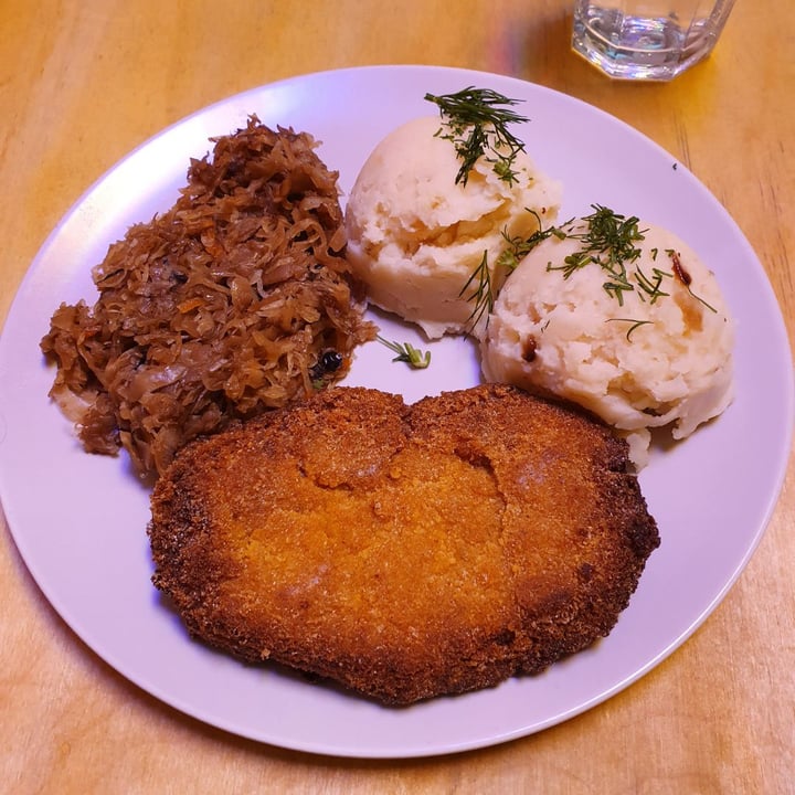 Chwast Polski Śródmieście, Warszawa, Poland "Schabowy" Review | abillion