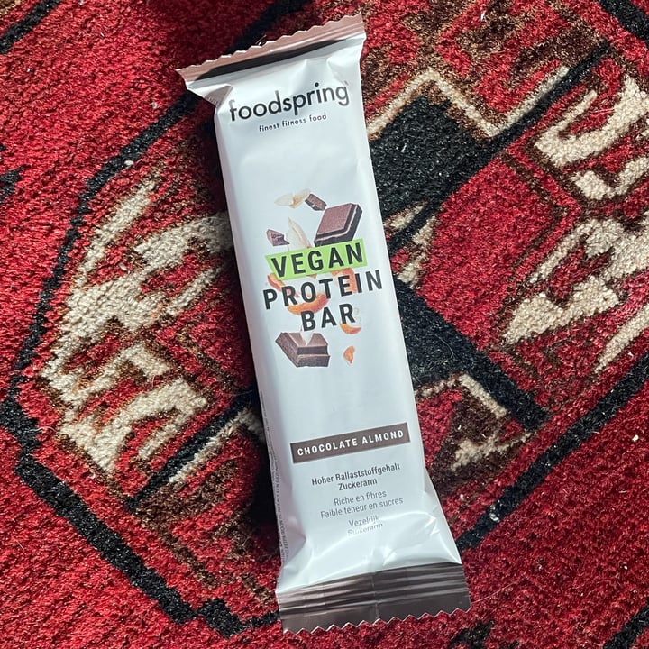 Foodspring Vegan Protein Bar Chocolate Almond Review | abillion