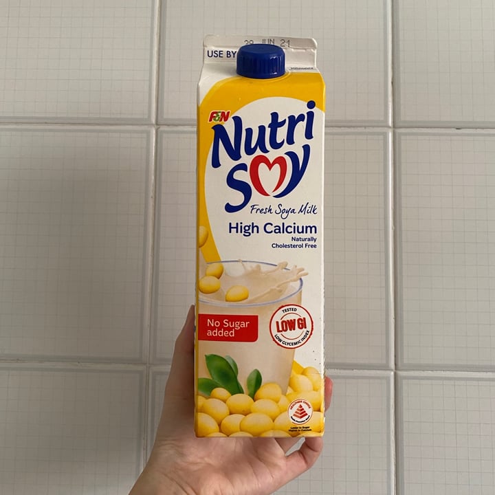 F&N Nutrisoy Fresh Soya Milk High Calcium & Omega No Sugar Added Review ...