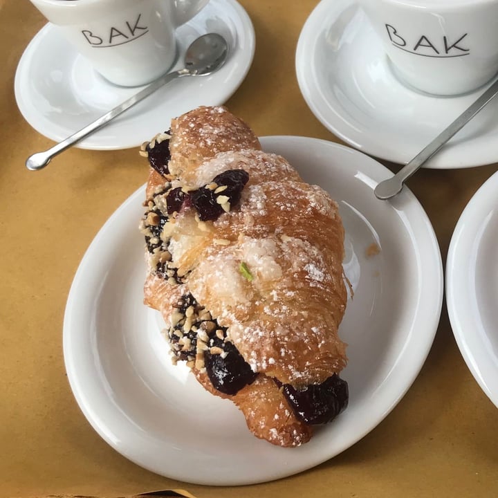 BAK Seregno, Italy Brioche vegana Review | abillion