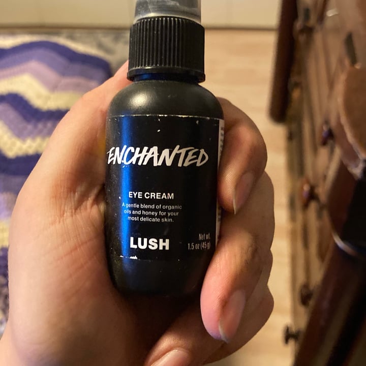 LUSH Fresh Handmade Cosmetics Enchanted contorno occhi Review | abillion