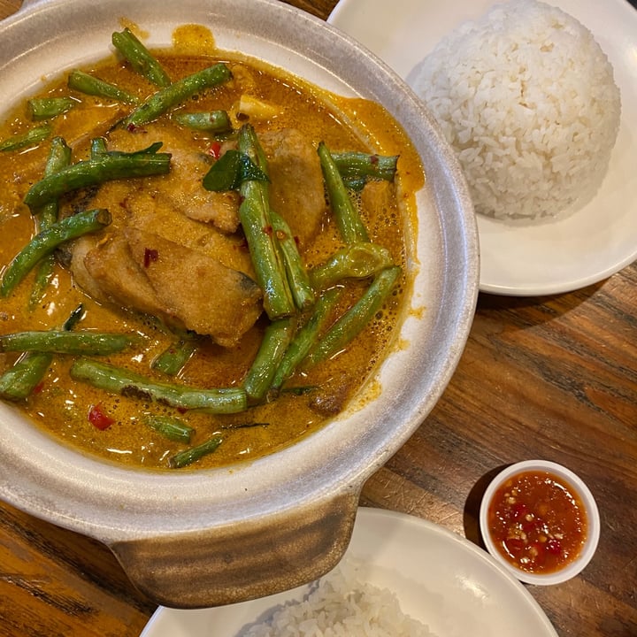 True Veggie Geylang, Singapore Curry fish head Review | abillion