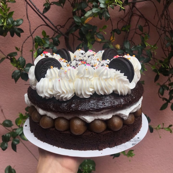 VGANA pastelería Vélez Sársfield, Argentina Torta Oreo XL Review | abillion