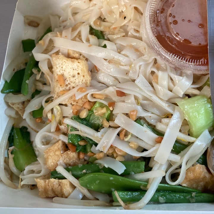 Pho United Kingdom Wok-fried Noodles: phở xào Tofu & Mushroom Review ...