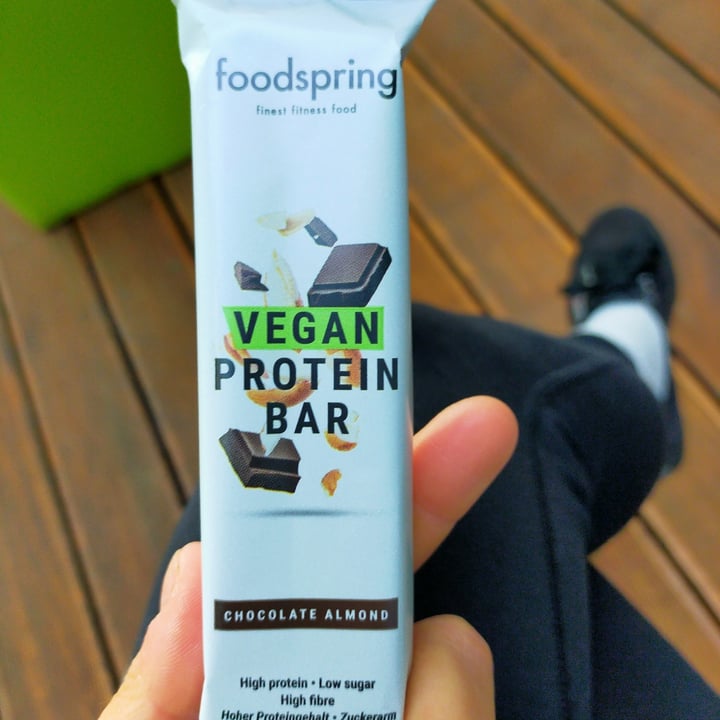 Foodspring protein bar chocolate almond Review | abillion