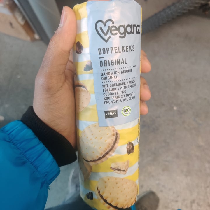 Veganz Doppelkeks Original (Biscuit Sandwiches) Review | abillion