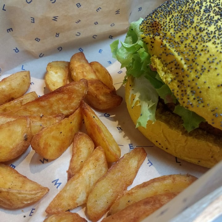 Flower Burger Firenze, Italy Spicy cecio Review | abillion