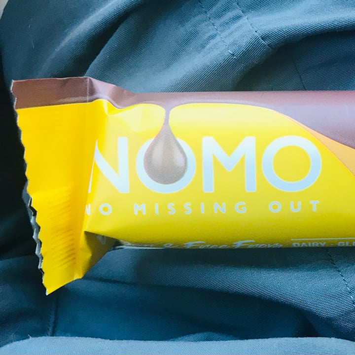 NOMO Caramel Chocolate Bar Review | abillion
