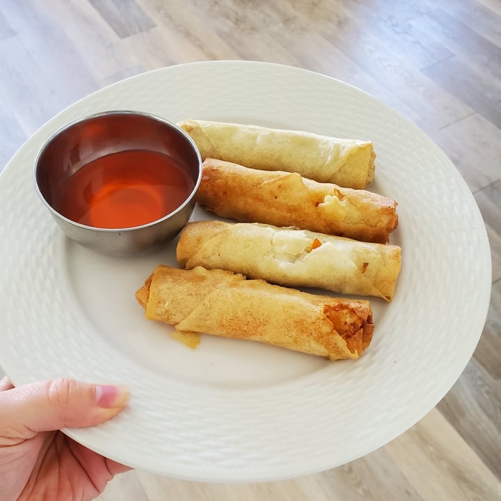 Lucky Foods Kimchi Spring Rolls Review | abillion