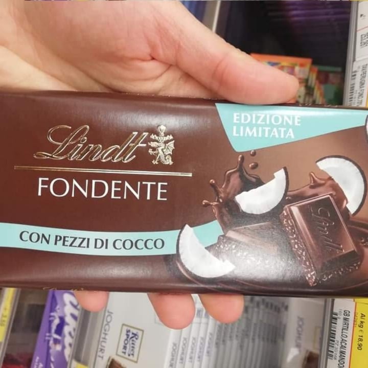 Lindt Cioccolata Fondente con Pezzi di Cocco Review | abillion