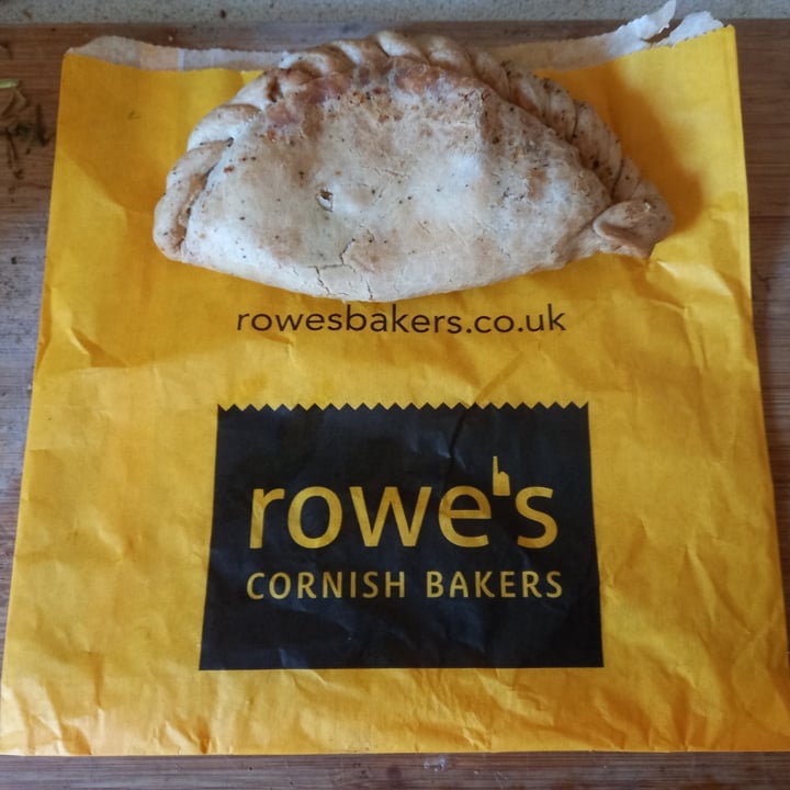 Rowe's Cornish Bakers Vegan Curry Pasty Review | abillion