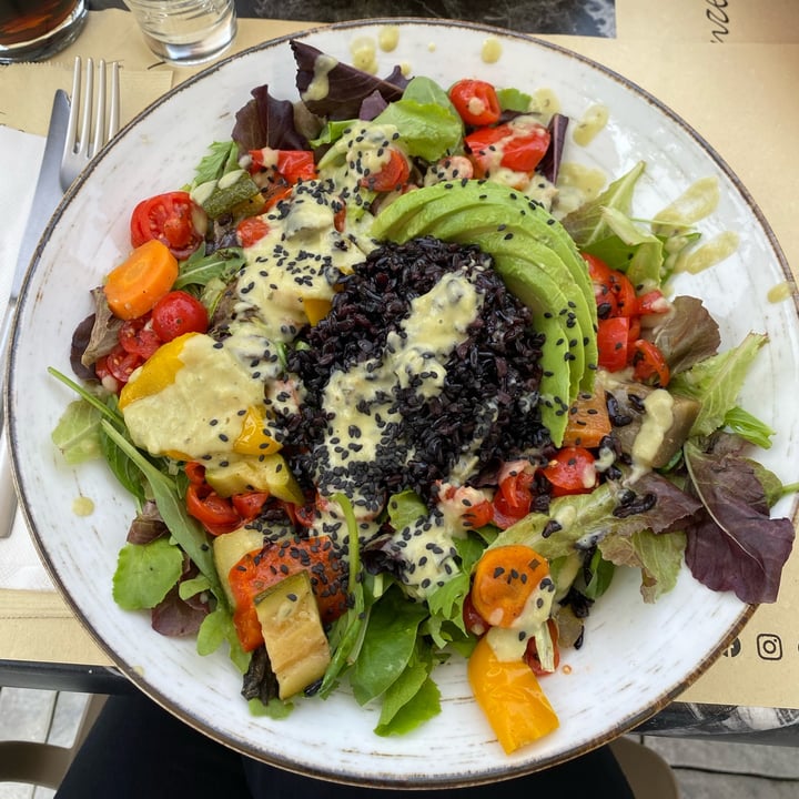 Lago Idro Glamping Boutique Anfo, Italy Poke Bowl Review | abillion