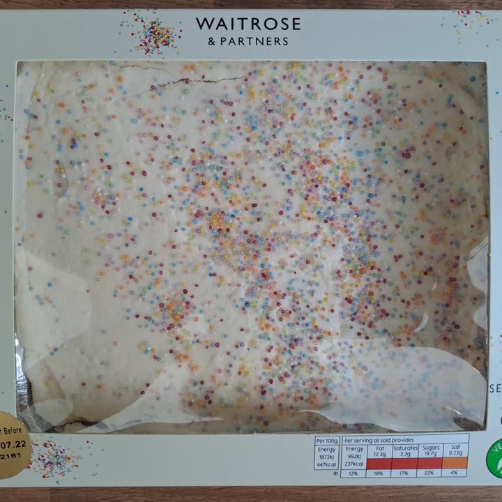 Waitrose vegan sponge cake Review | abillion