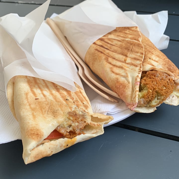 Falafel Du Liban Paris, France Falafel Sandwich Review | abillion