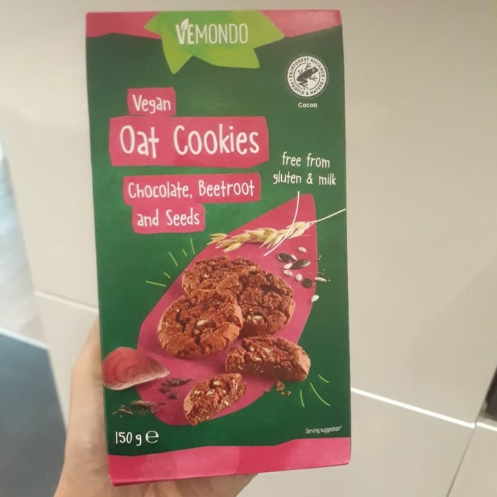 Vemondo Vegan Oat Cookies Chocolate, Beetroot and Seeds Review | abillion