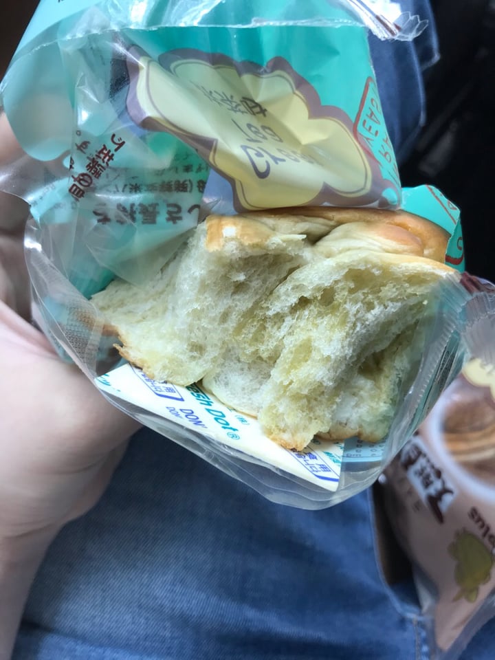 D-Plus Natural Yeast Bread Green Tea Review | abillion