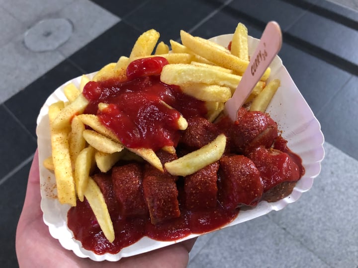 Curry 36 (Hauptbahnhof) Bezirk Mitte, Berlin, Germany Vegane Currywurst ...