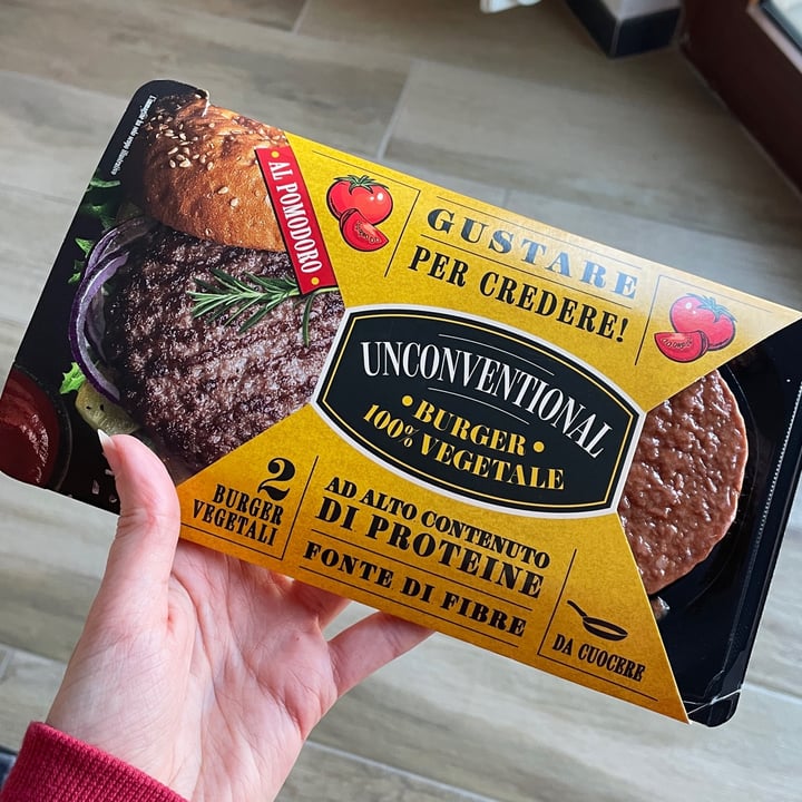 Unconventional Burger Vegetale Al Pomodoro - Tomato Burger Review ...