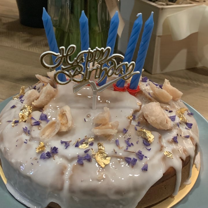 WellSmoocht Bishan, Singapore Rustic lavender lychee cake Review | abillion