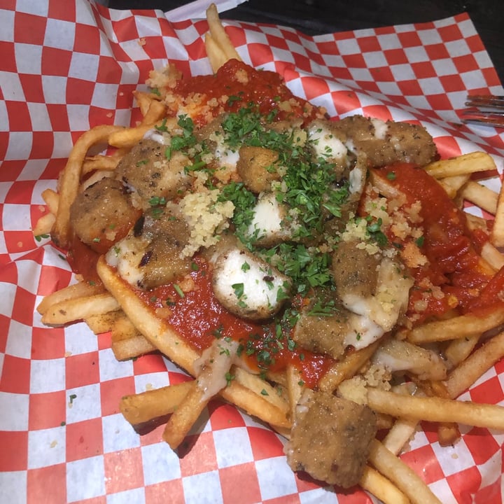 Munchies Diner Lacy, Santa Ana, United States Pizza Fries Review | abillion