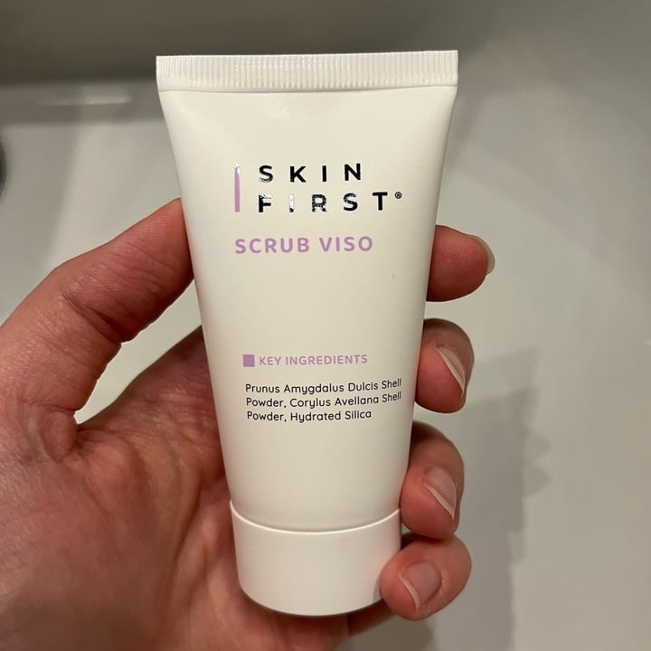Skin first Scrub viso Review | abillion