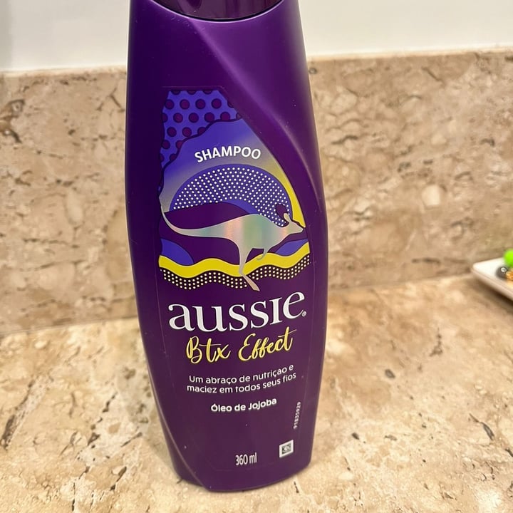 Aussie mega moist shampoo Review | abillion