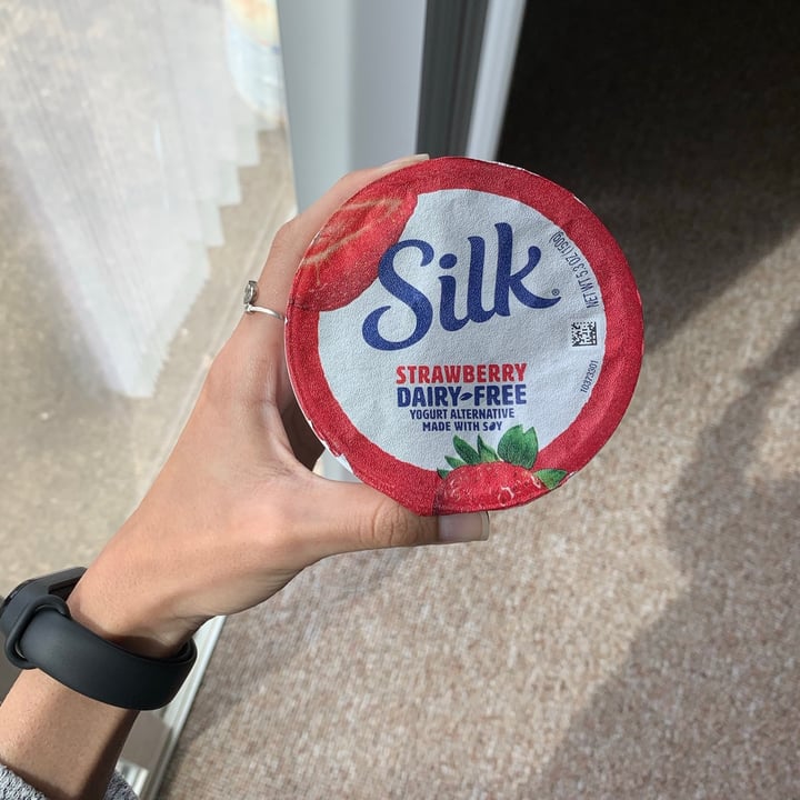 Silk Strawberry Soymilk Dairy-Free Yogurt Alternative Review | abillion