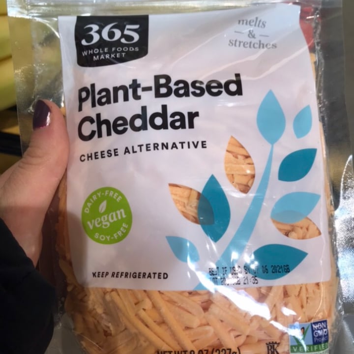 365 Whole Foods Market Plant-Based Cheddar Shreds Review | abillion