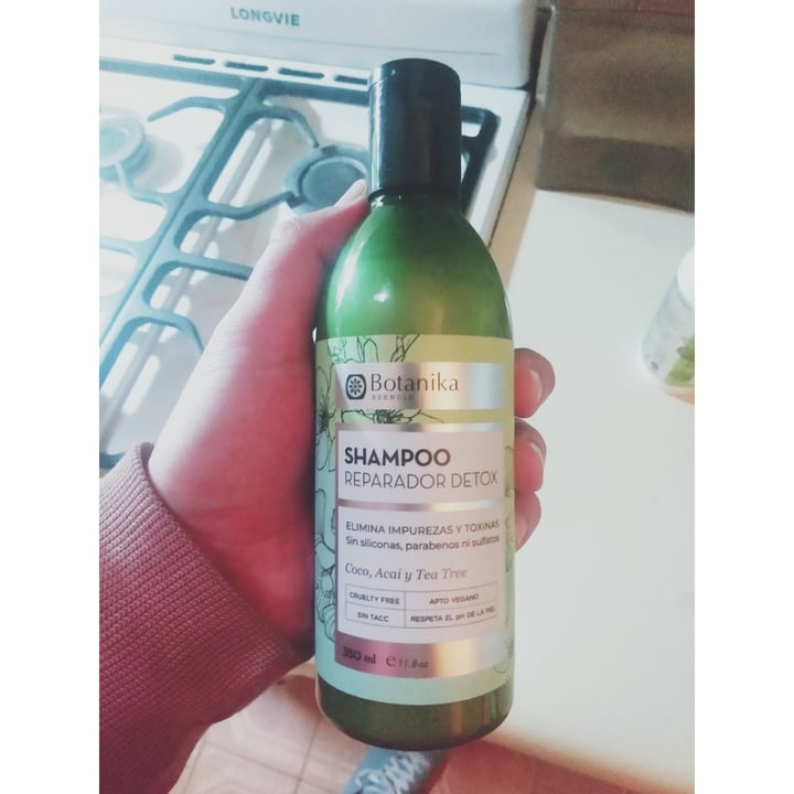 Botanika Esencia Shampoo Reparador Detox Review | abillion