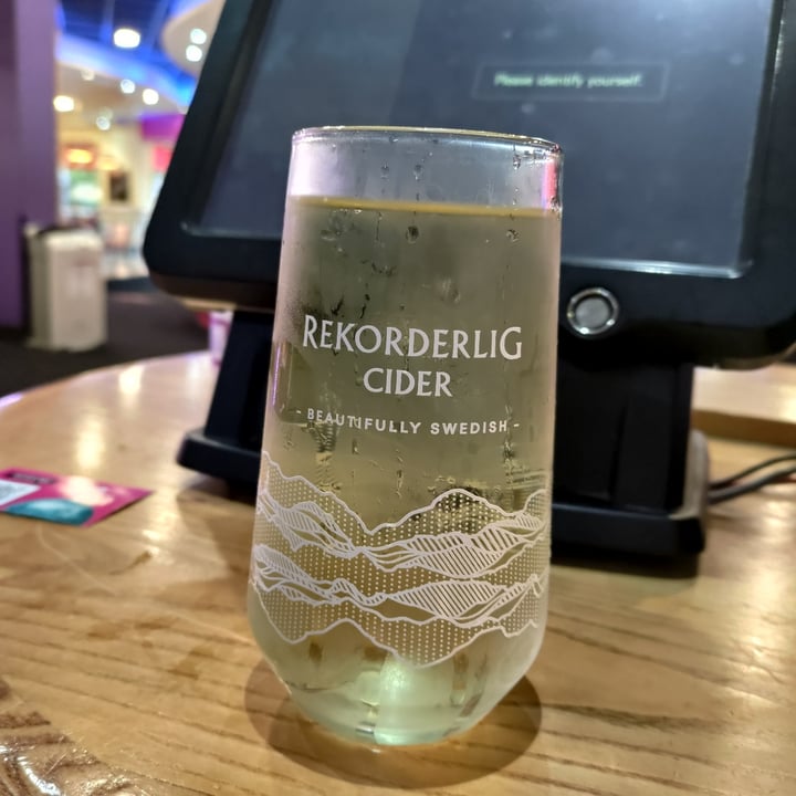 Rekorderlig Cloudy Apple Cider Review | abillion