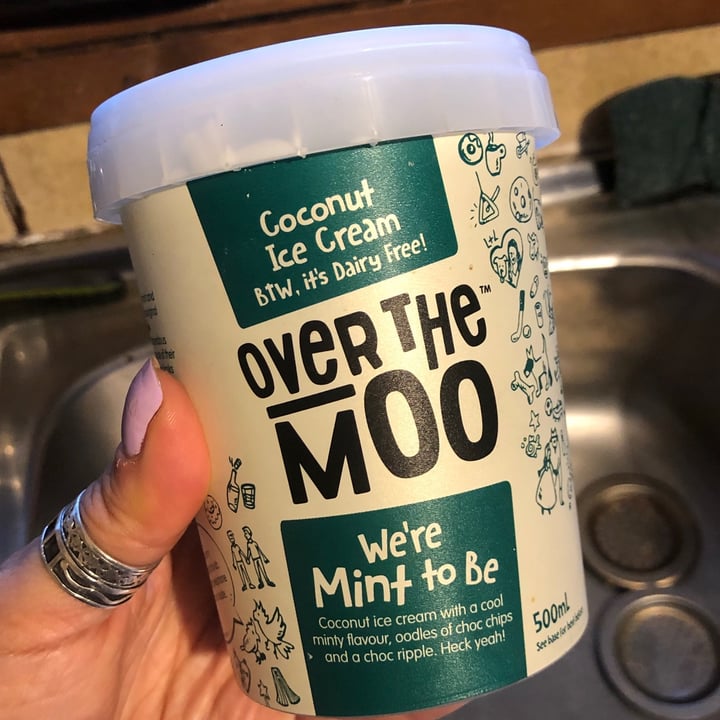 Over The Moo Coconut ice cream, mint flavoured Review | abillion