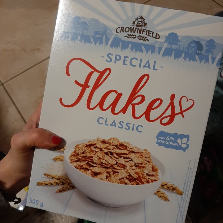 Crownfield Special Flakes classic Review | abillion