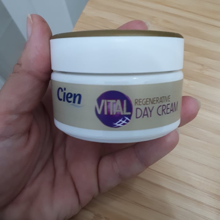 Cien Crema viso vitality regenerative day cream Review | abillion