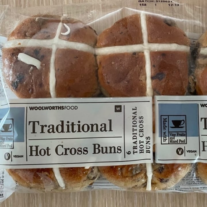 Woolworths Food Traditional Hot Cross Buns Review | abillion