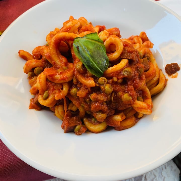 Tandem Ragù Napoli, Italy Fusilli with vegan ragù Review | abillion