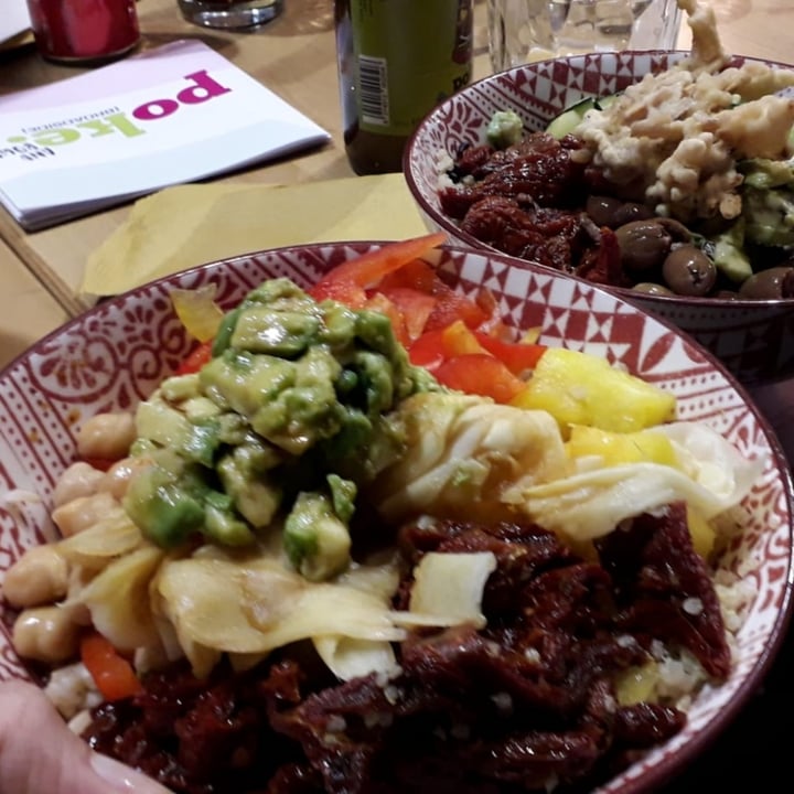 Poke and Bowl Broadside Genova, Italy Regular Bowl Review | abillion