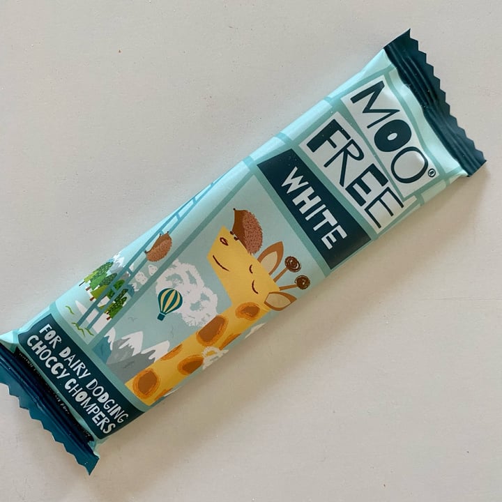 Moo Free White Chocolate bar Review | abillion