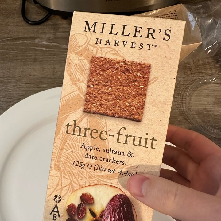Miller's Harvest Three Fruit Crackers Review | abillion
