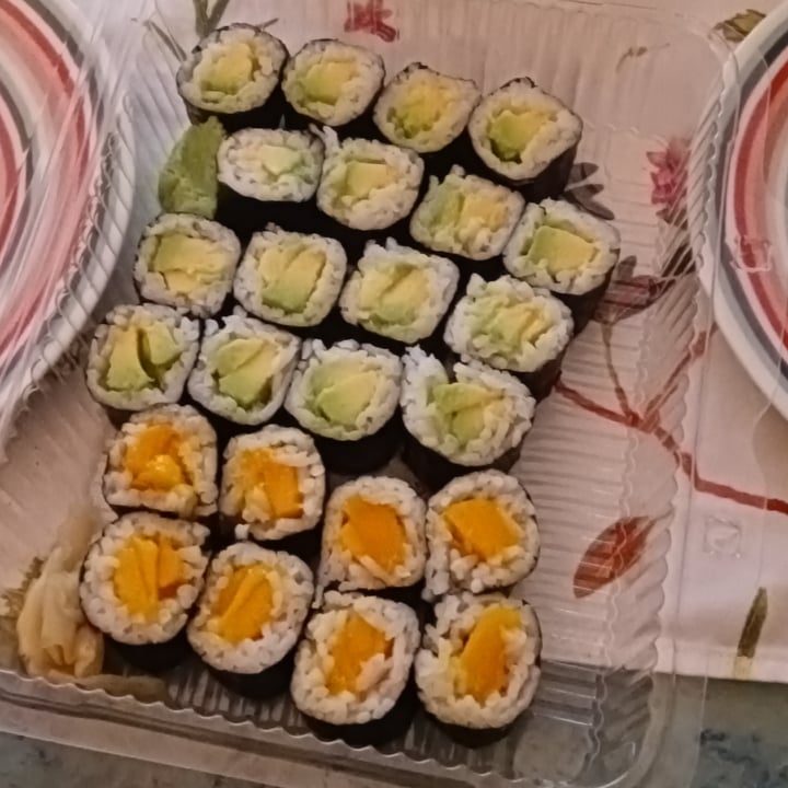 Kazan Sushi Como, Italy maki Avocado E Maki Mango Review | abillion