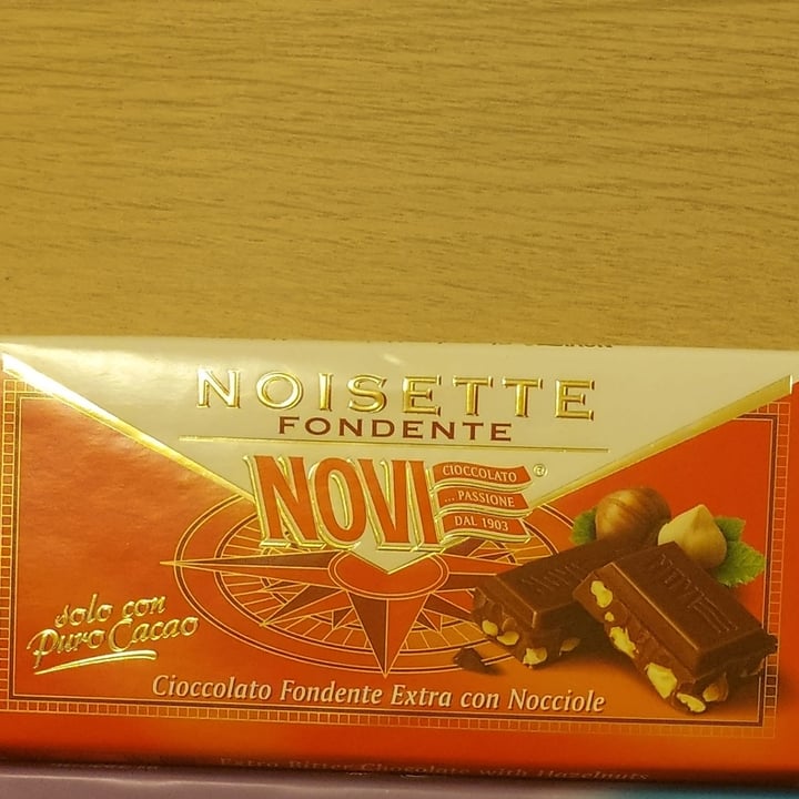 Novi cioccolato fondente extra con nocciole Review | abillion